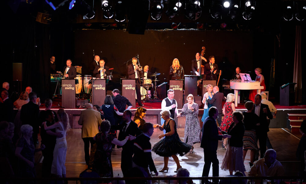 Tea Dance Band. Ballroom & Latin American Dance Band: Simply Swing
